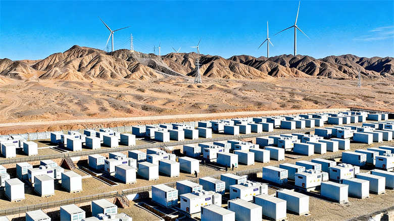 张掖市人民政府>> 驭风追光 向新而行——高台县2025年新能源及装备制造产业发展综述